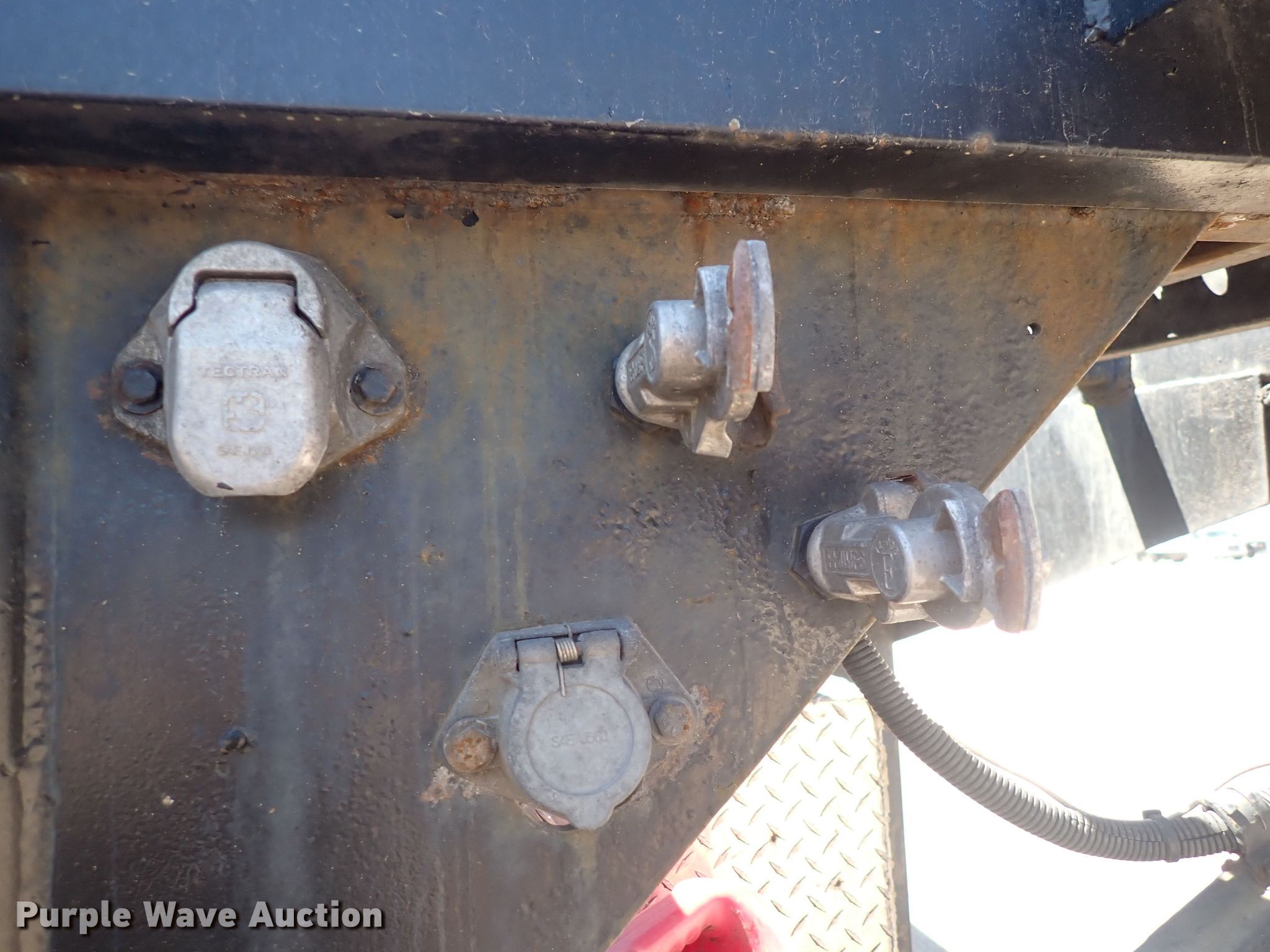 1998 Wanco car carrier in Wichita, KS | Item DS7051 sold | Purple Wave