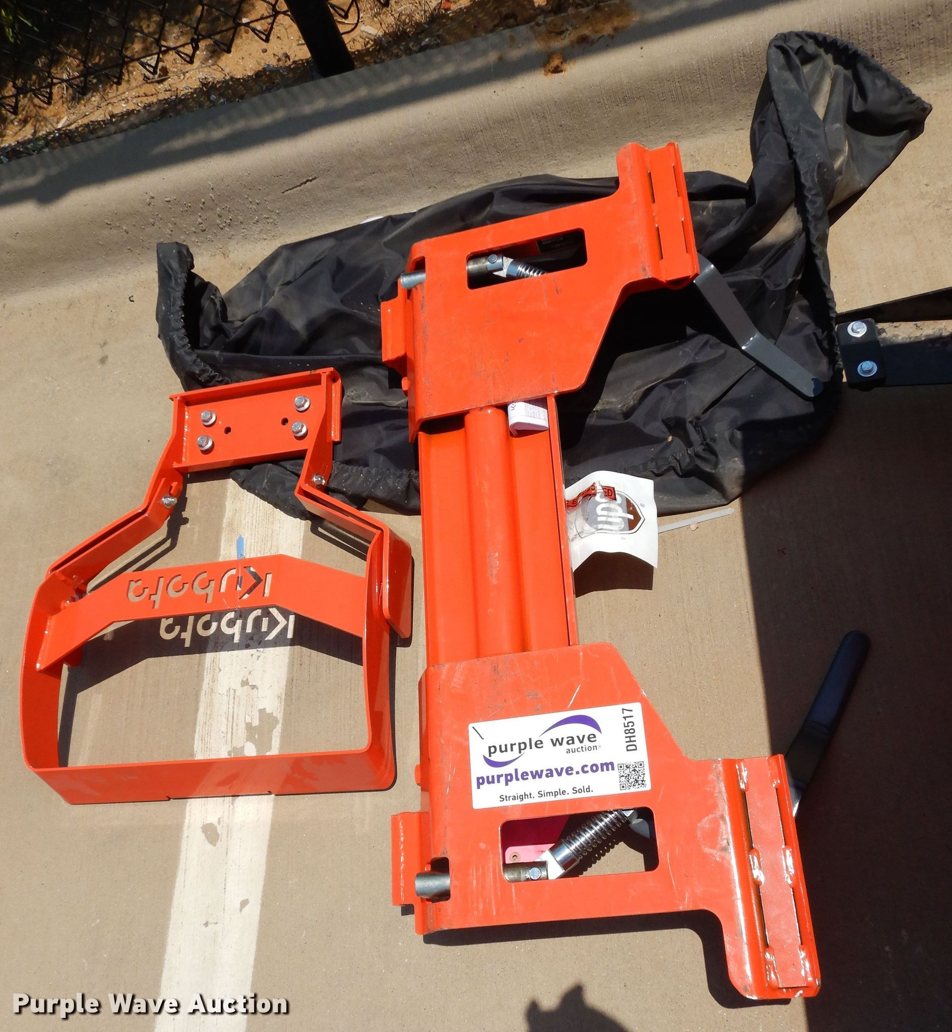 Kubota BX2410 mounting plate in Grapevine, TX | Item DH8517 sold ...