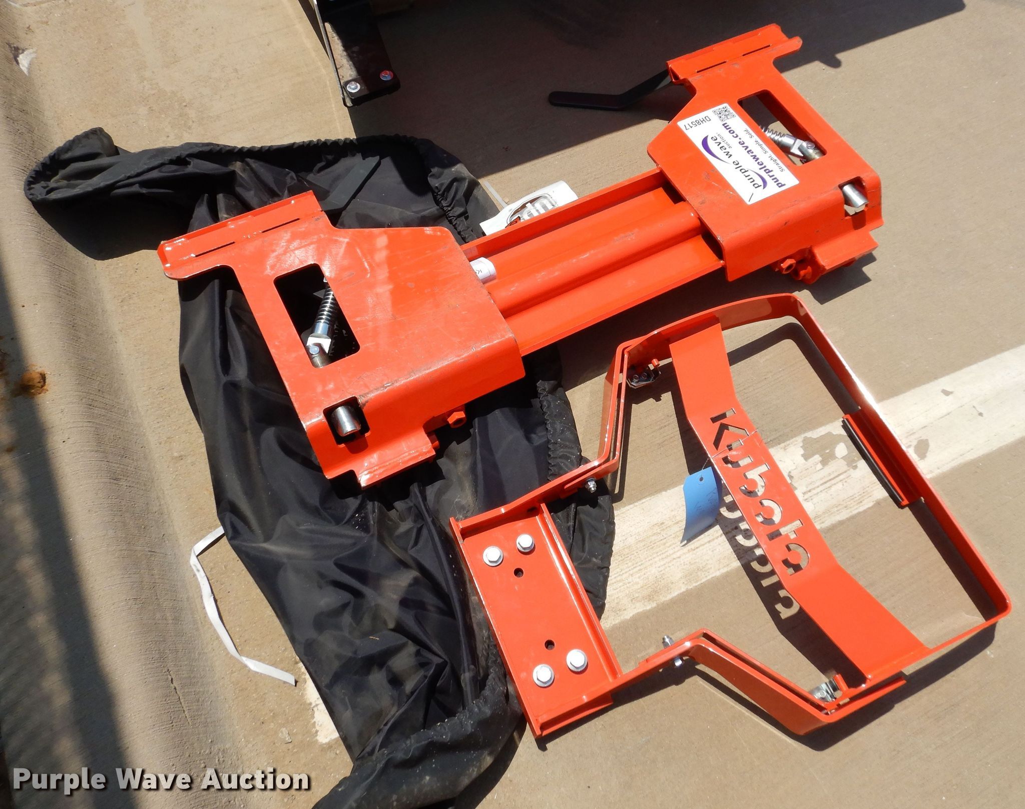 Kubota BX2410 mounting plate in Grapevine, TX | Item DH8517 sold ...