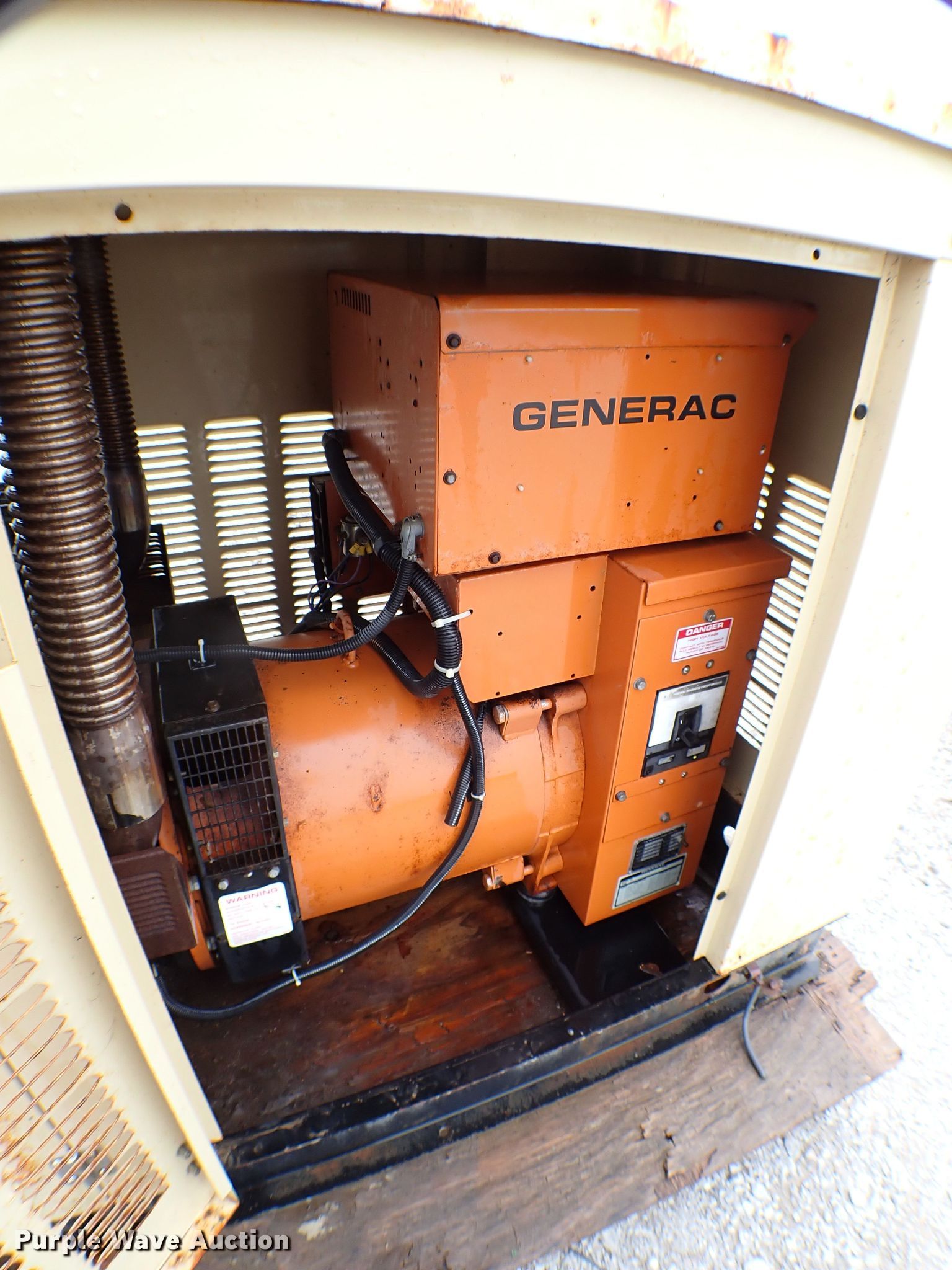 Generac 2302054 generator in Collinsville, OK | Item JU9208 for sale ...