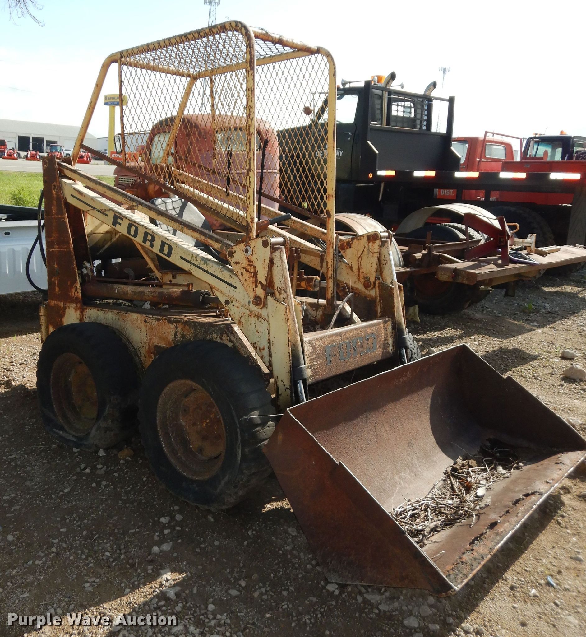 Ford skid steer loader in Wamego, KS | Item MD9163 sold | Purple Wave
