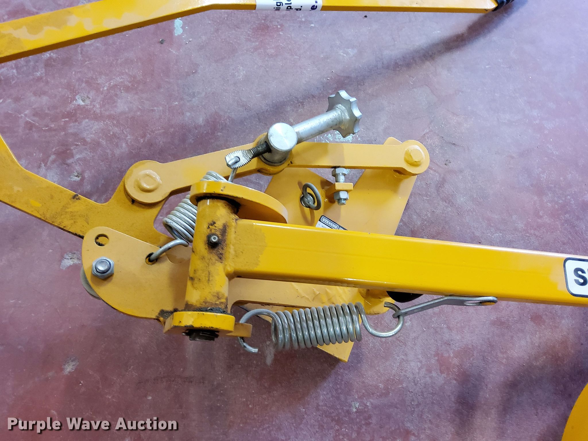 Stevens edger in Manhattan, KS | Item DR0899 sold | Purple Wave