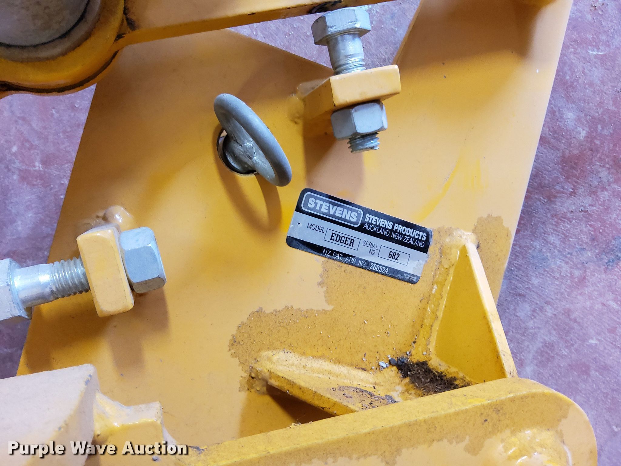 Stevens edger in Manhattan, KS | Item DR0899 sold | Purple Wave