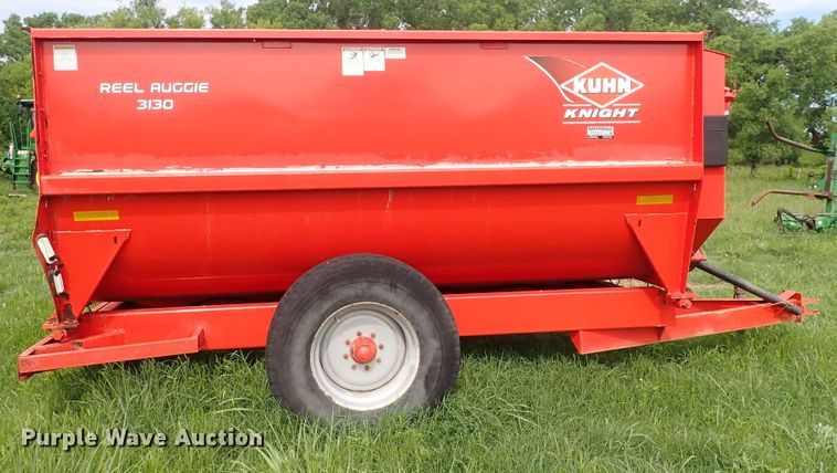 Kuhn Knight Reel Auggie 3130 feed mixer in Kingman, KS | Item DS7118 ...
