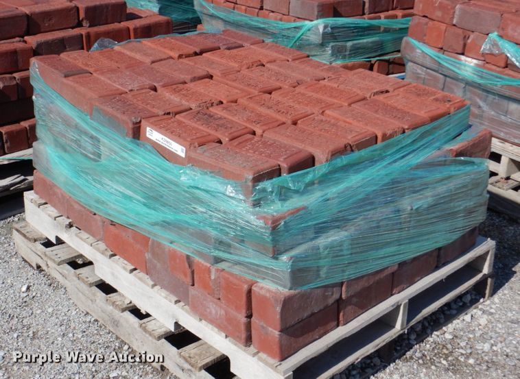 Approximately 240 Buffalo bricks in Lincoln, NE | Item KD9850 sold ...