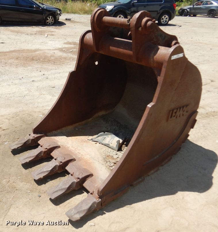 Lemac excavator bucket in Tulsa, OK | Item KI9388 sold | Purple Wave