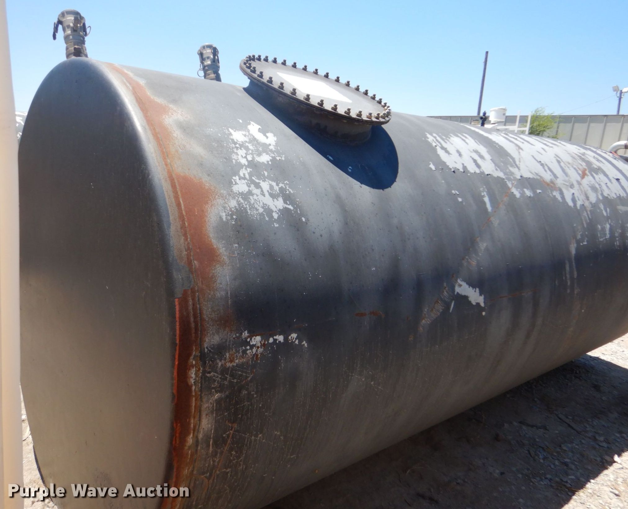 Bulk tank in Tulsa, OK | Item JA9192 sold | Purple Wave