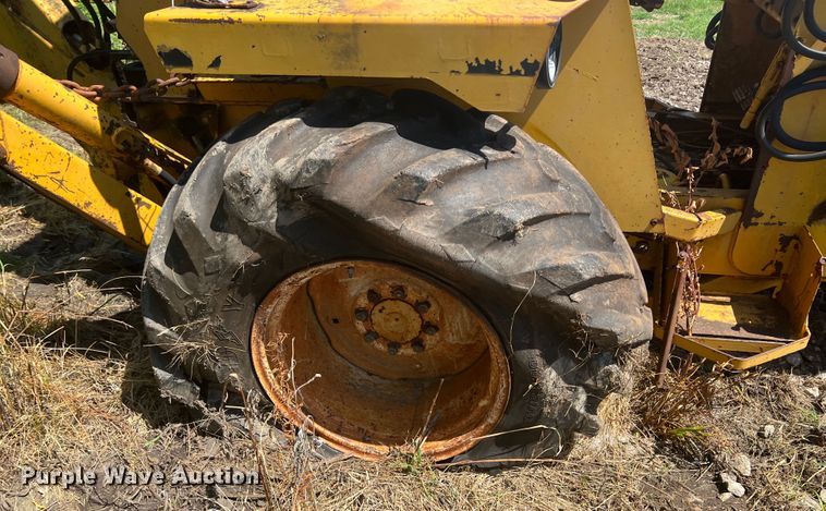 International 260A backhoe in Mound Valley, KS | Item HL9242 sold ...