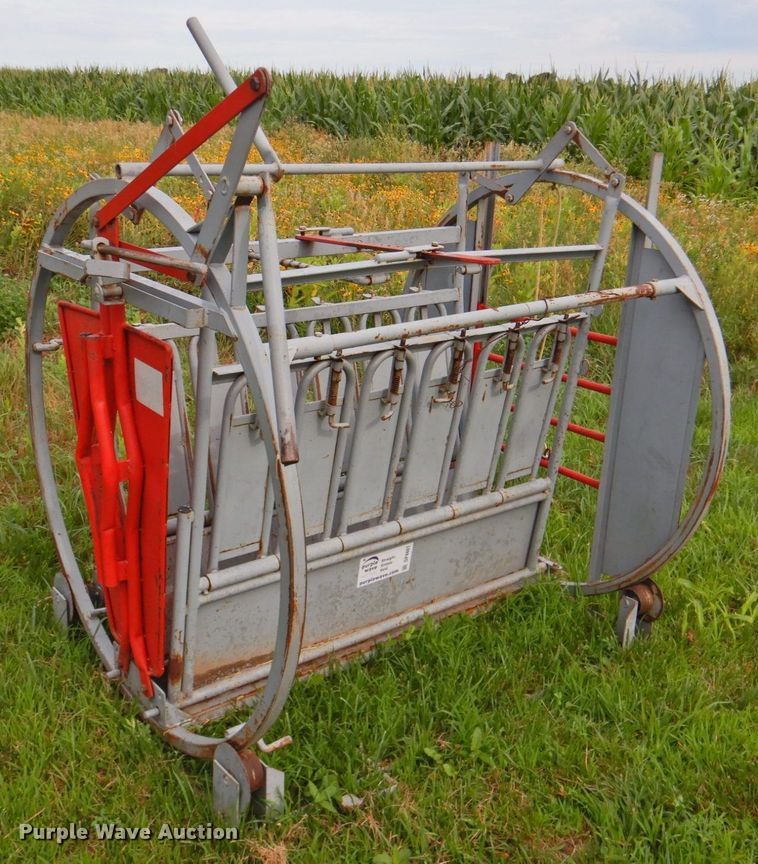 Filson calf table in Wamego, KS | Item DP4401 sold | Purple Wave