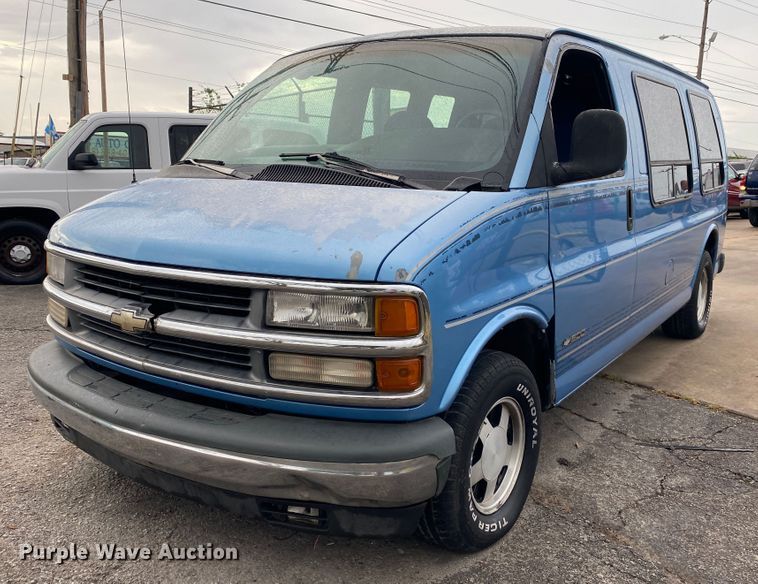 1996 Chevrolet G-Series van in Tulsa, OK | Item JK9919 sold | Purple Wave