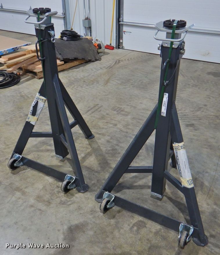 (2) Nussbaum jack stands in Eudora, KS | Item JR9975 sold | Purple Wave