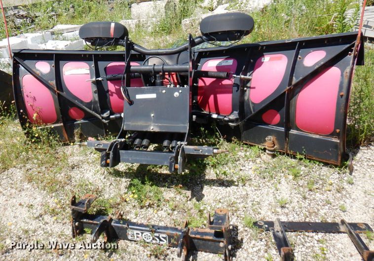 Boss Poly VXT 9'2"W snow plow in Saint Charles, MN | Item MF9719 sold ...