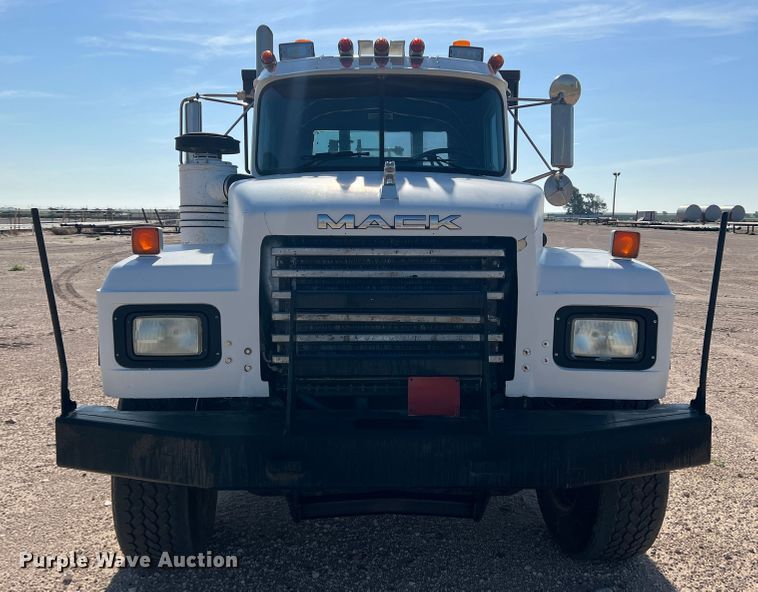 1992 Mack winch truck in Rolla, KS | Item DJ7681 sold | Purple Wave