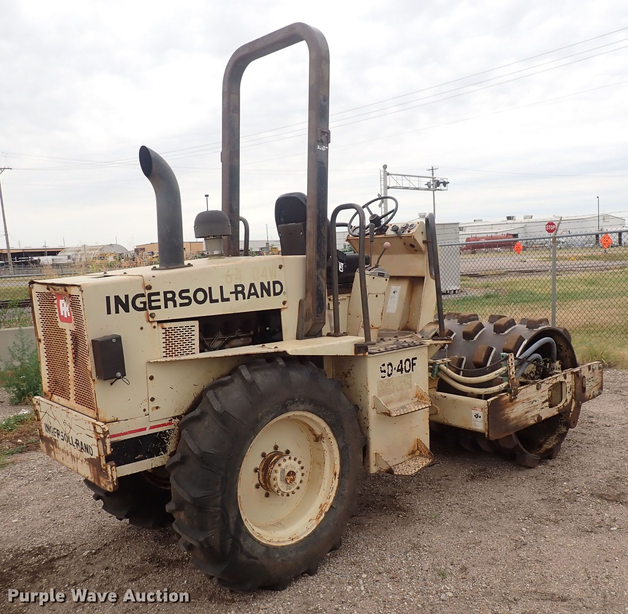 1993 Ingersoll Rand SD-40F single drum vibratory roller in Wichita, KS ...