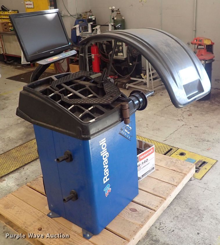 2014 Ravaglioli G3.140RS wheel balancer in Rose Hill, KS | Item DF5078 ...