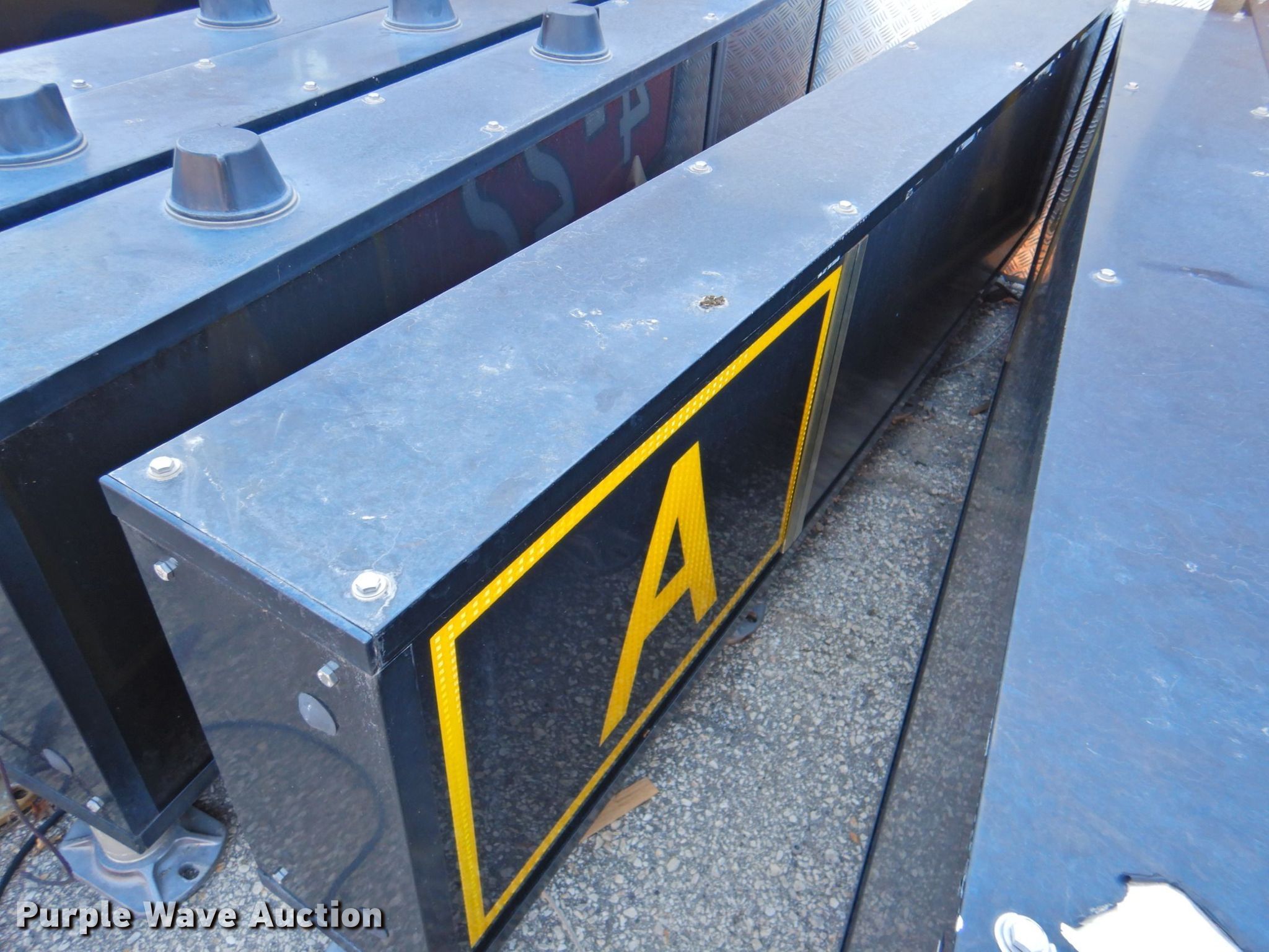 (4) ADB Safegate runway signs in Gardner, KS | Item DP4690 sold ...