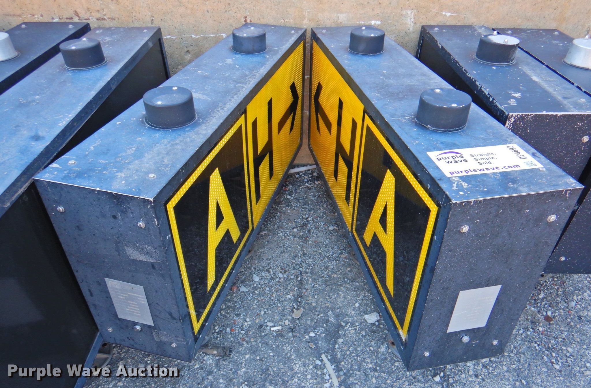 (2) ADB Safegate runway signs in Gardner, KS | Item DP4692 sold ...
