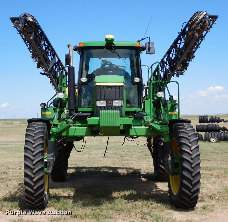 2004 John Deere 4710 sprayer in Limon, CO | Item DR1307 sold | Purple Wave