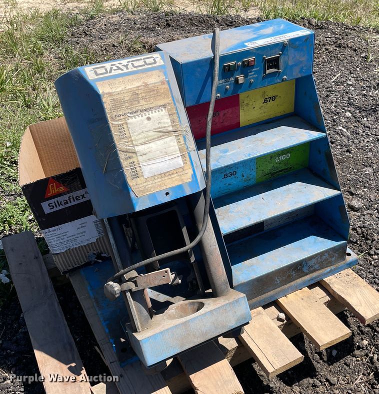 Dayco NP60 hose crimper in Stockton, KS | Item LB9807 sold | Purple Wave