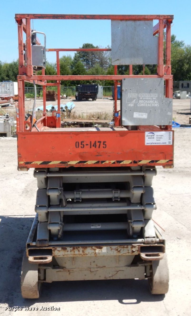 Skyjack SJIII 4632 scissor lift in Topeka, KS | Item DS1319 for sale ...