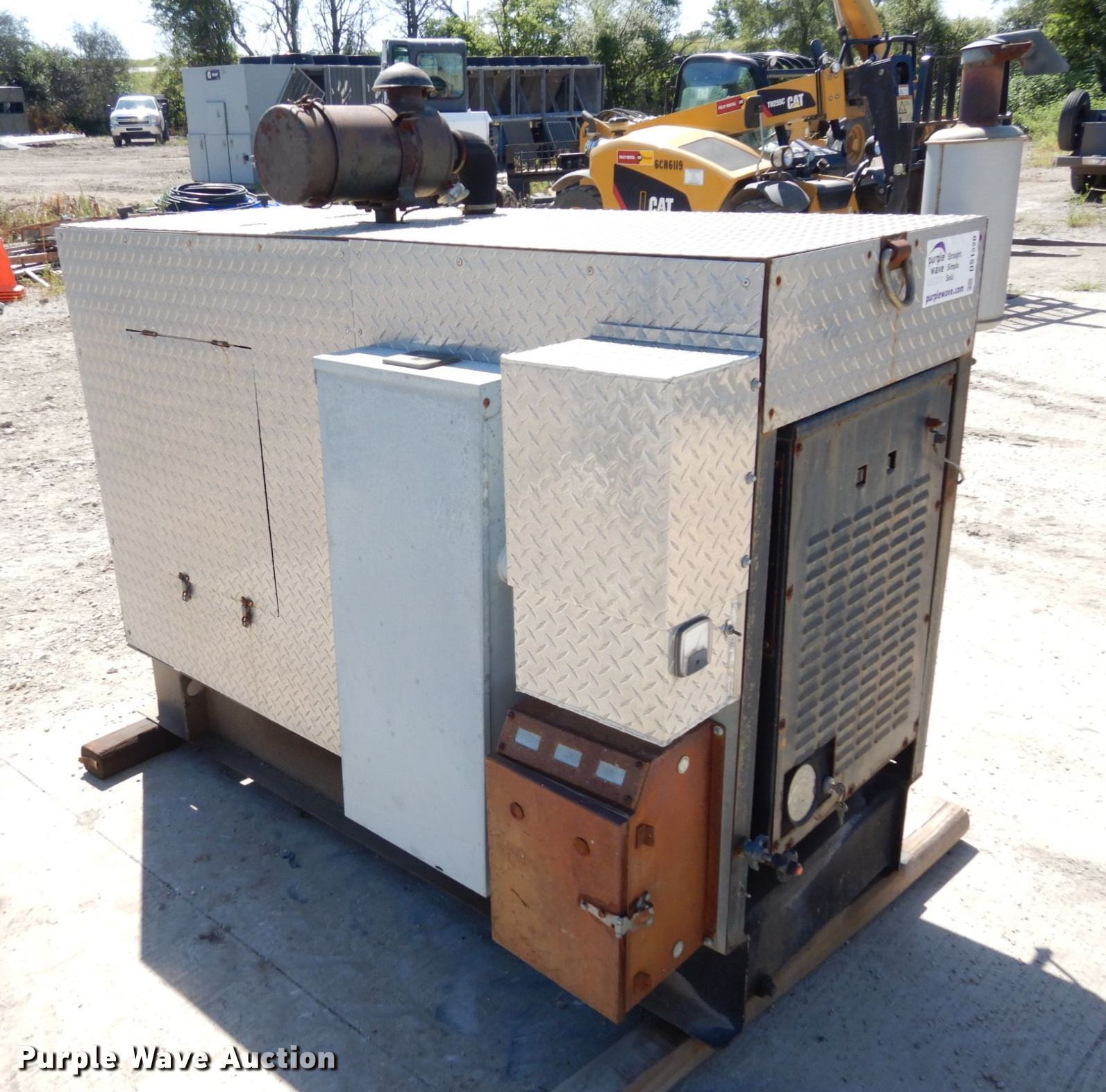 International generator in Topeka, KS | Item DS1320 sold | Purple Wave