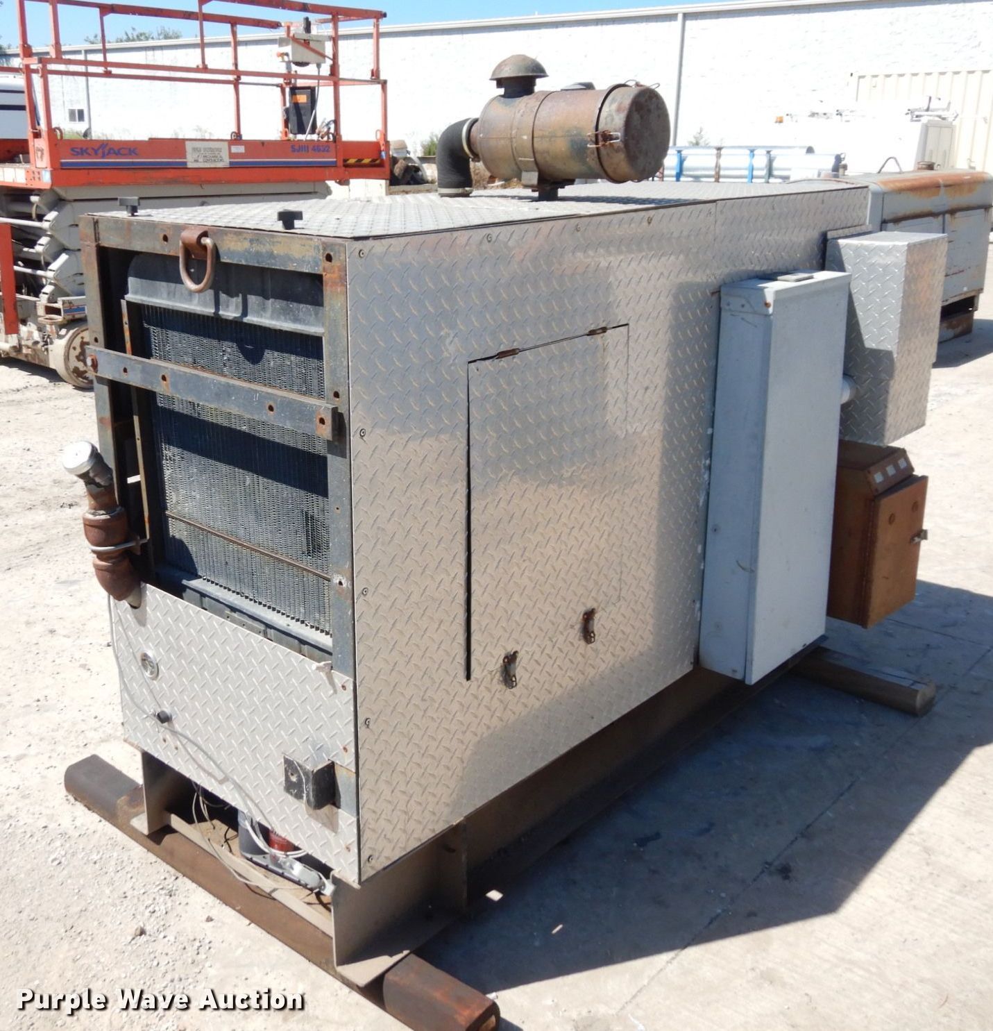 International generator in Topeka, KS | Item DS1320 sold | Purple Wave