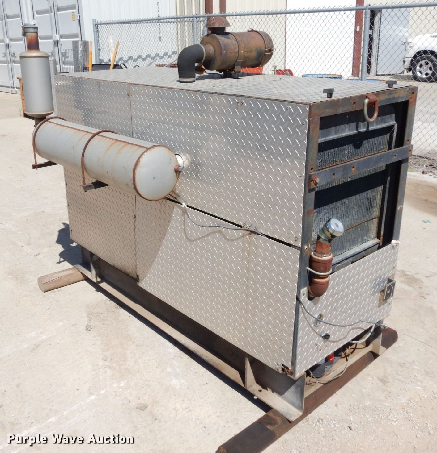 International generator in Topeka, KS | Item DS1320 sold | Purple Wave