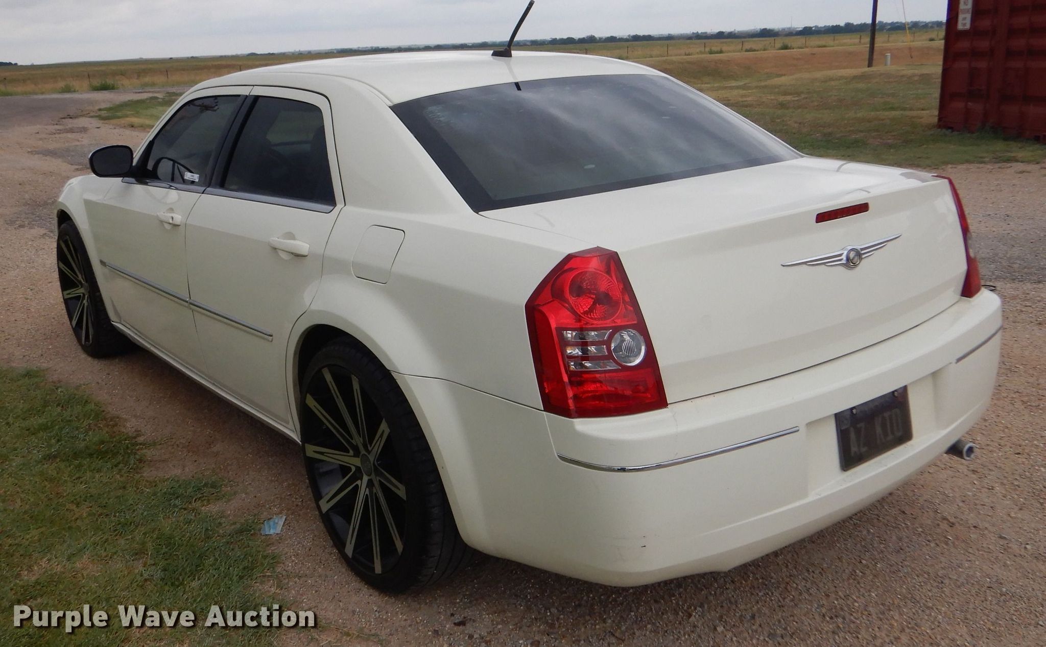 2008 Chrysler 300 in Russell, KS | Item LB9853 sold | Purple Wave