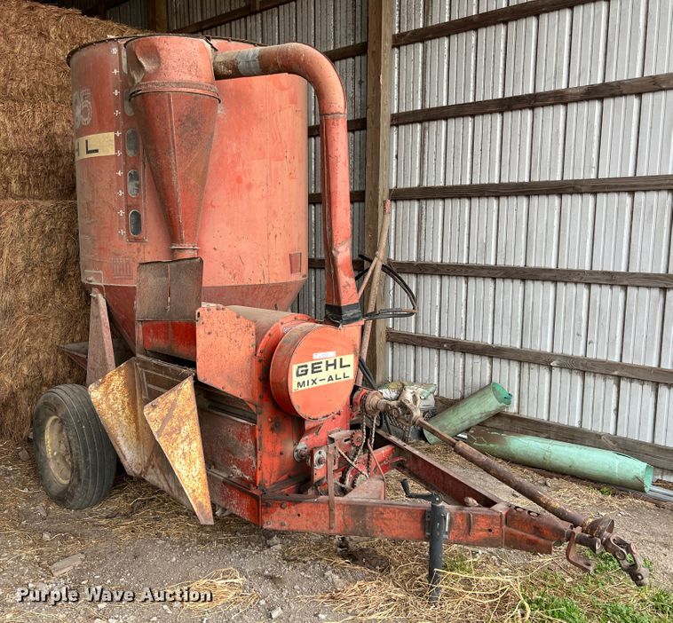 Gehl Mix-All feed grinder/mixer in Vinita, OK | Item JH9245 sold ...