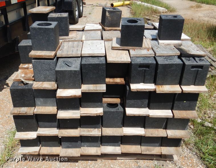 Approximately 2,00 blocks of composite dunnage in Burlington, KS | Item ...
