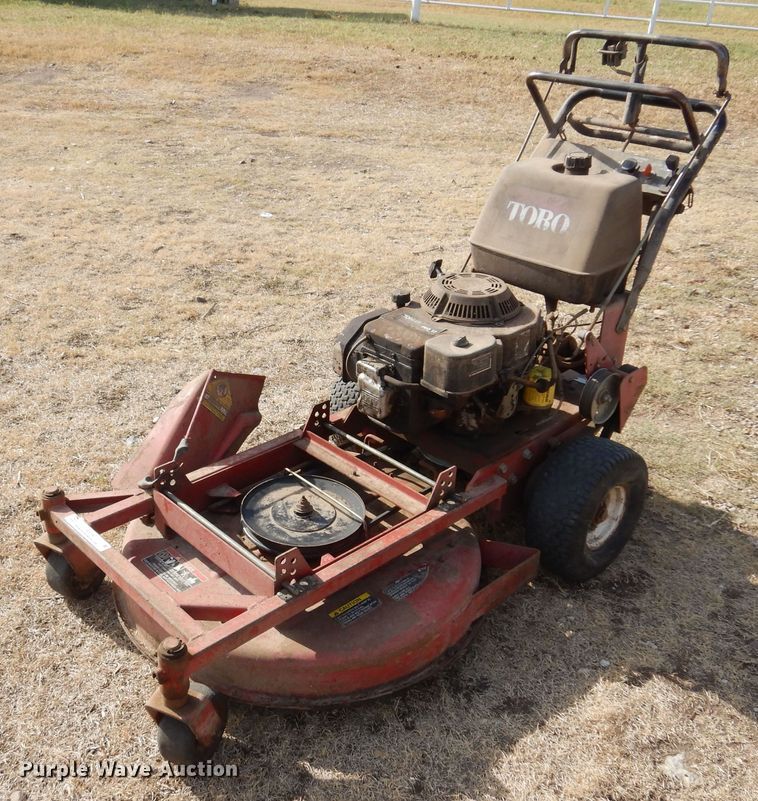 Toro push mower in Wellington, KS | Item JA9790 sold | Purple Wave