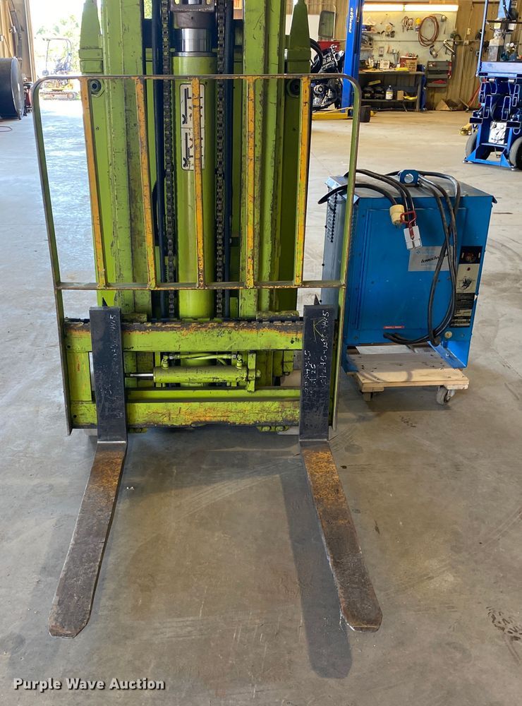 1980 Clark NST25 forklift in Collinsville, OK | Item JW9466 sold ...