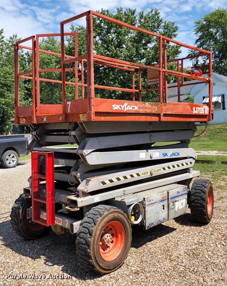 2006 Skyjack SJ7135 scissor lift in Independence, MO | Item KH9376 sold ...