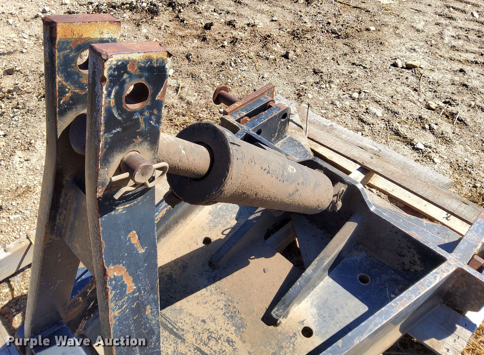 Front lift group in Ellinwood, KS | Item DR0957 sold | Purple Wave