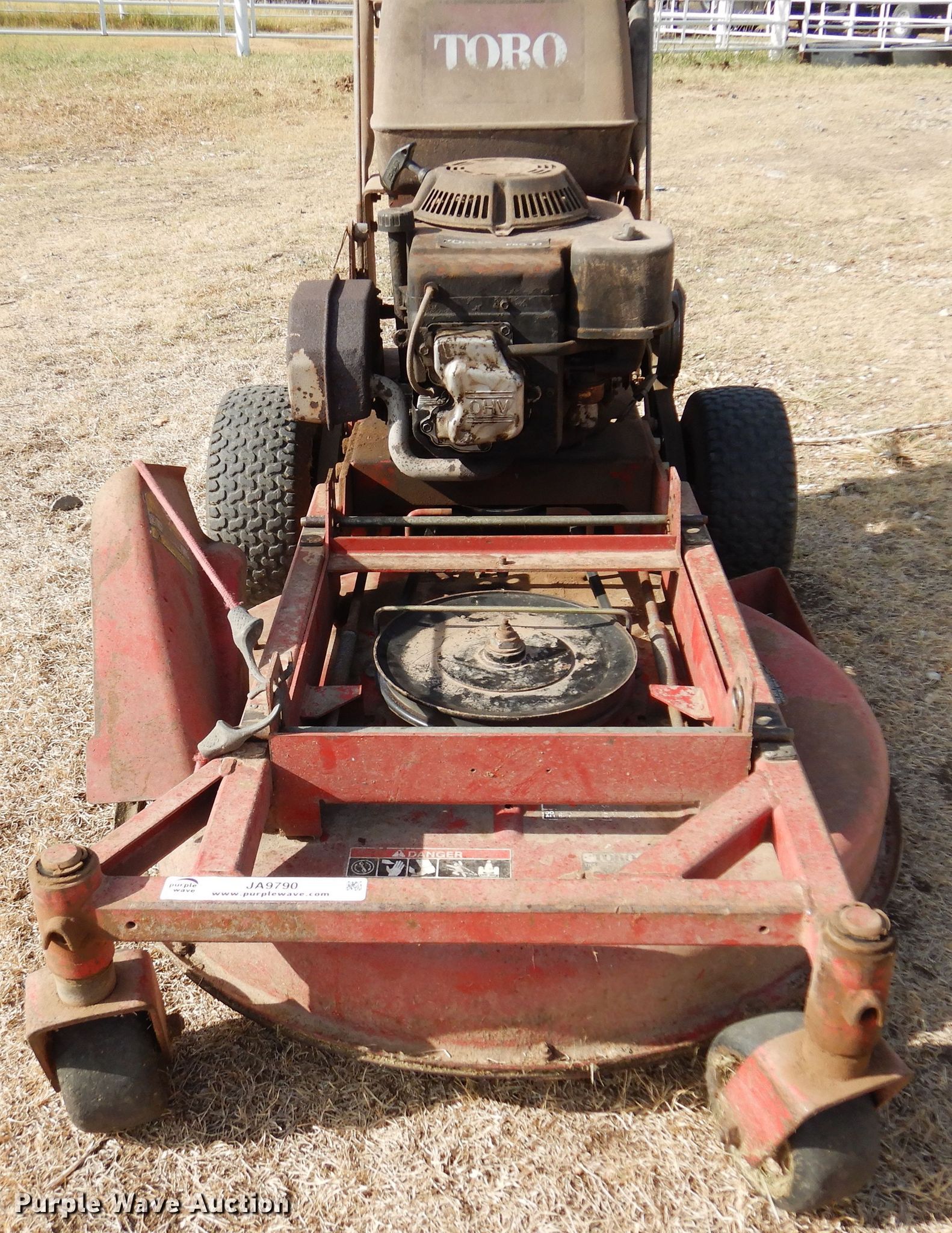 Toro push mower in Wellington, KS | Item JA9790 sold | Purple Wave