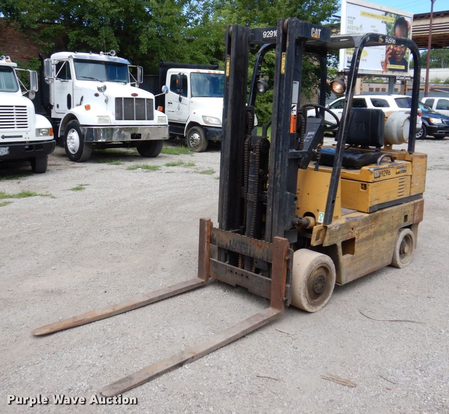 Caterpillar T50D forklift in Chicago, IL | Item KF9607 sold | Purple Wave