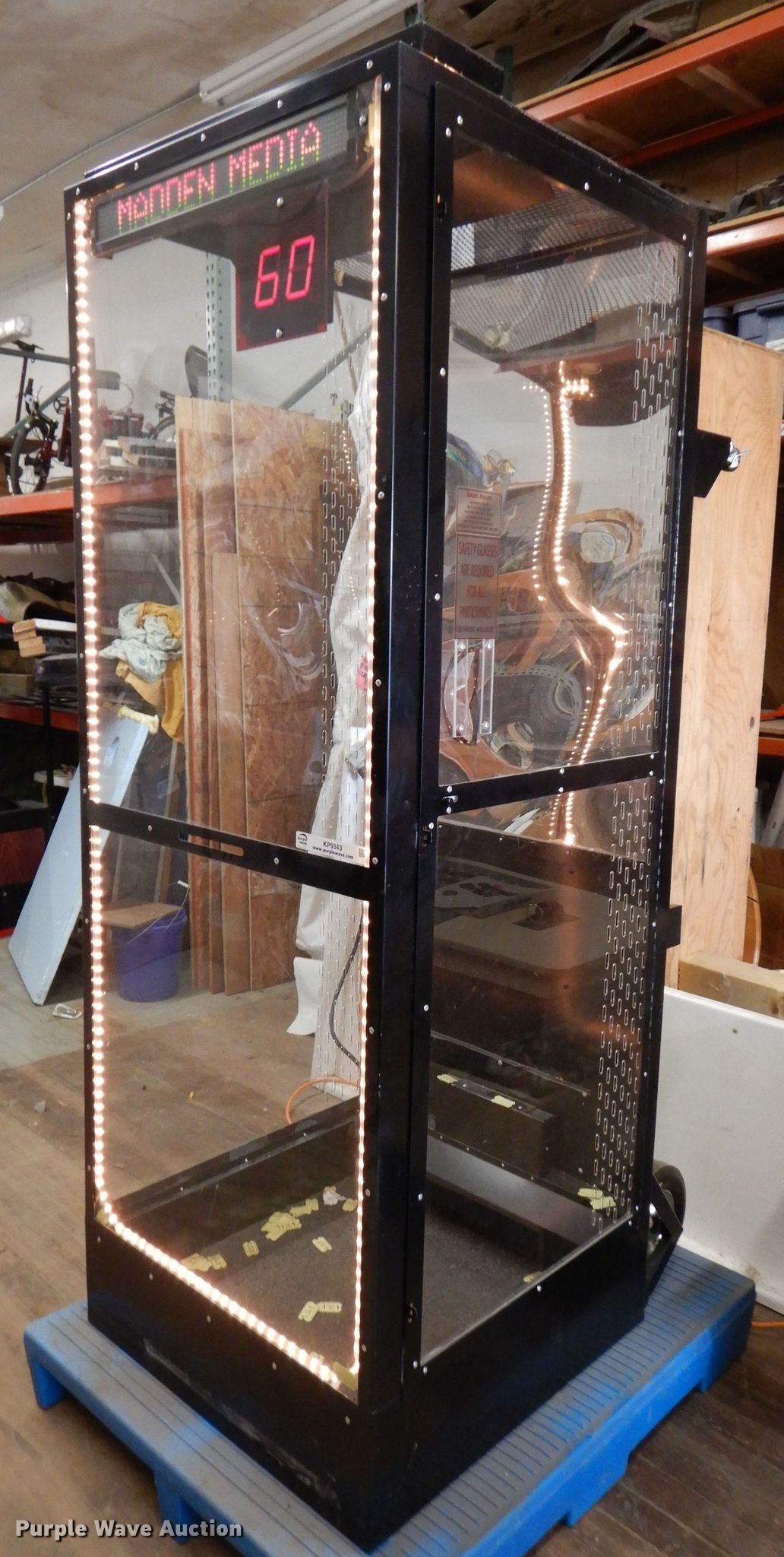 Fun Industries cash cube in Collins, IA | Item KP9343 sold | Purple Wave