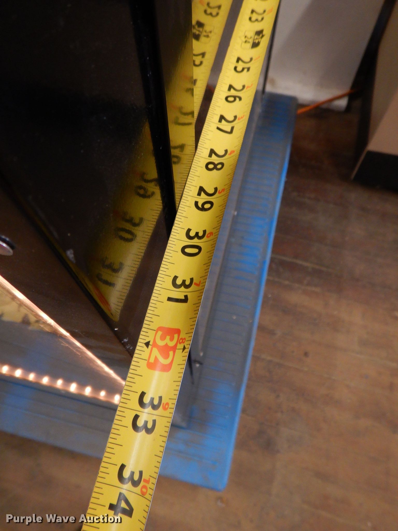 Fun Industries cash cube in Collins, IA | Item KP9343 sold | Purple Wave