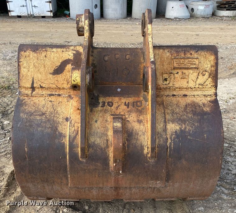 Hensley excavator bucket in Tulsa, OK | Item DK6409 sold | Purple Wave