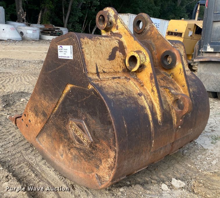 Hensley excavator bucket in Tulsa, OK | Item DK6409 sold | Purple Wave