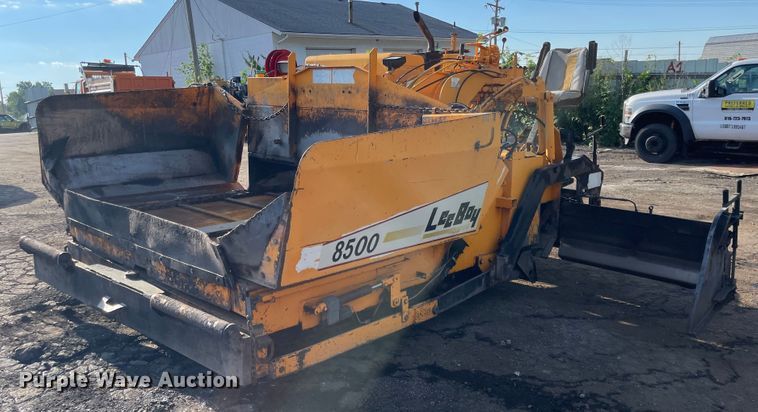 2002 LeeBoy 8500 paver in Grandview, MO | Item JA9875 sold | Purple Wave