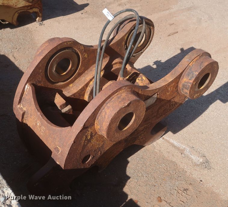 Caterpillar quick coupler in Oklahoma City, OK | Item LP9008 sold ...