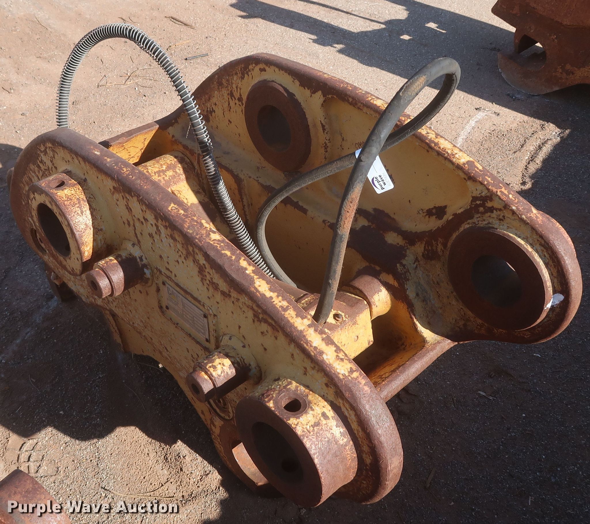 2007 Caterpillar 318/320 quick coupler in Oklahoma City, OK | Item ...