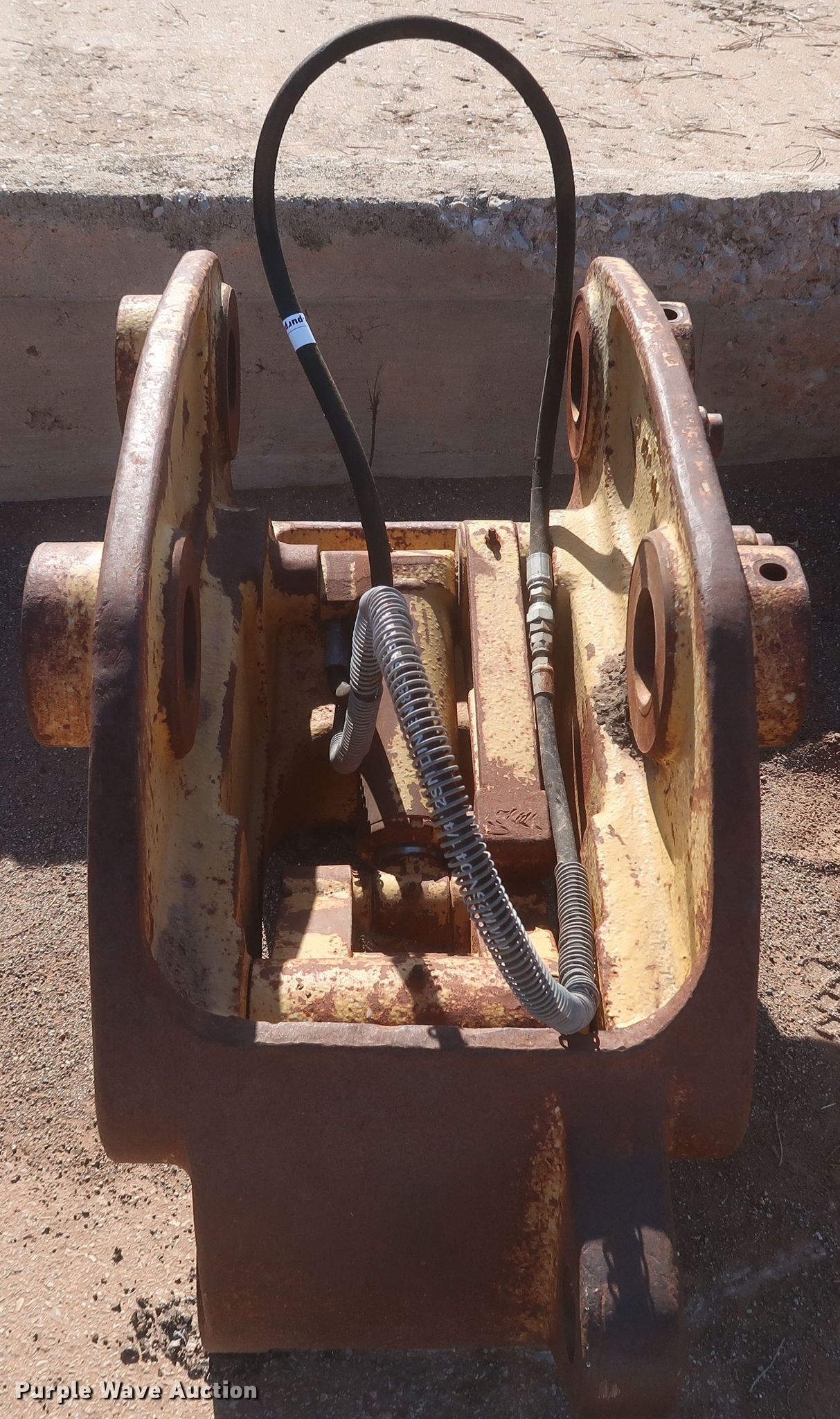2007 Caterpillar 318/320 quick coupler in Oklahoma City, OK | Item ...