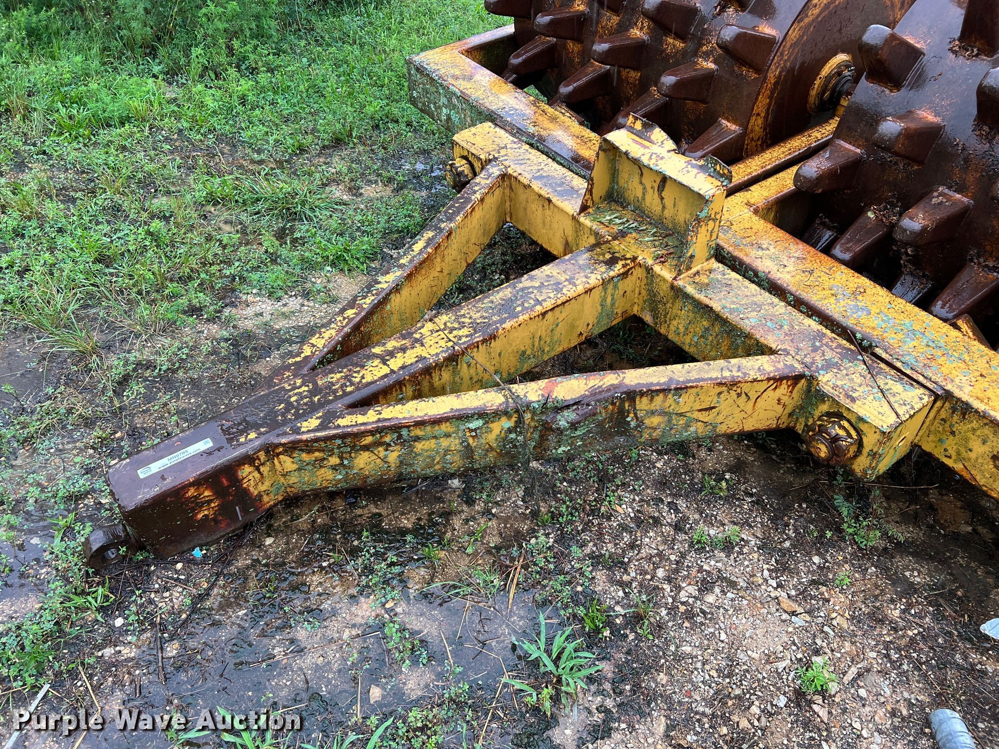 Double drum wedge foot roller in Rolla, MO | Item MR9789 sold | Purple Wave
