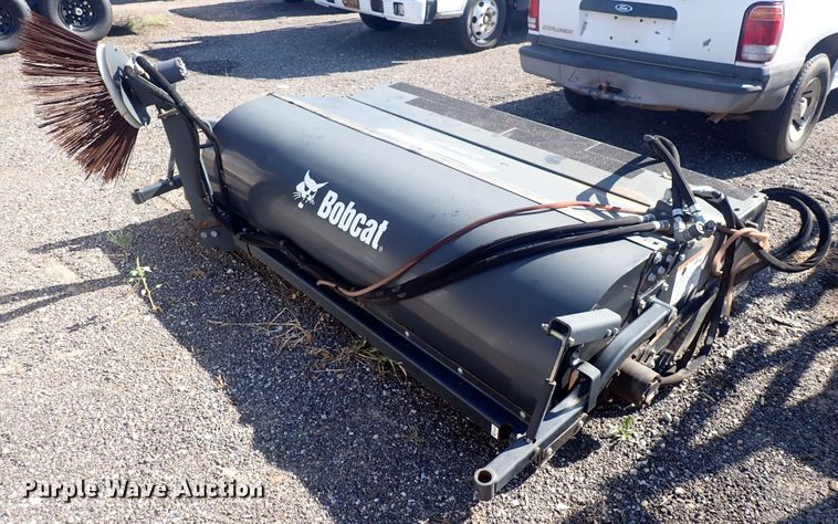 2018 Bobcat 84 Sweeper skid steer sweeper in Wichita, KS | Item DF8373 ...