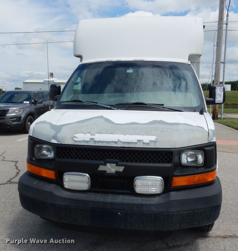 2006 Chevrolet Express 3500 box truck in Ottawa, KS | Item DN1654 sold ...