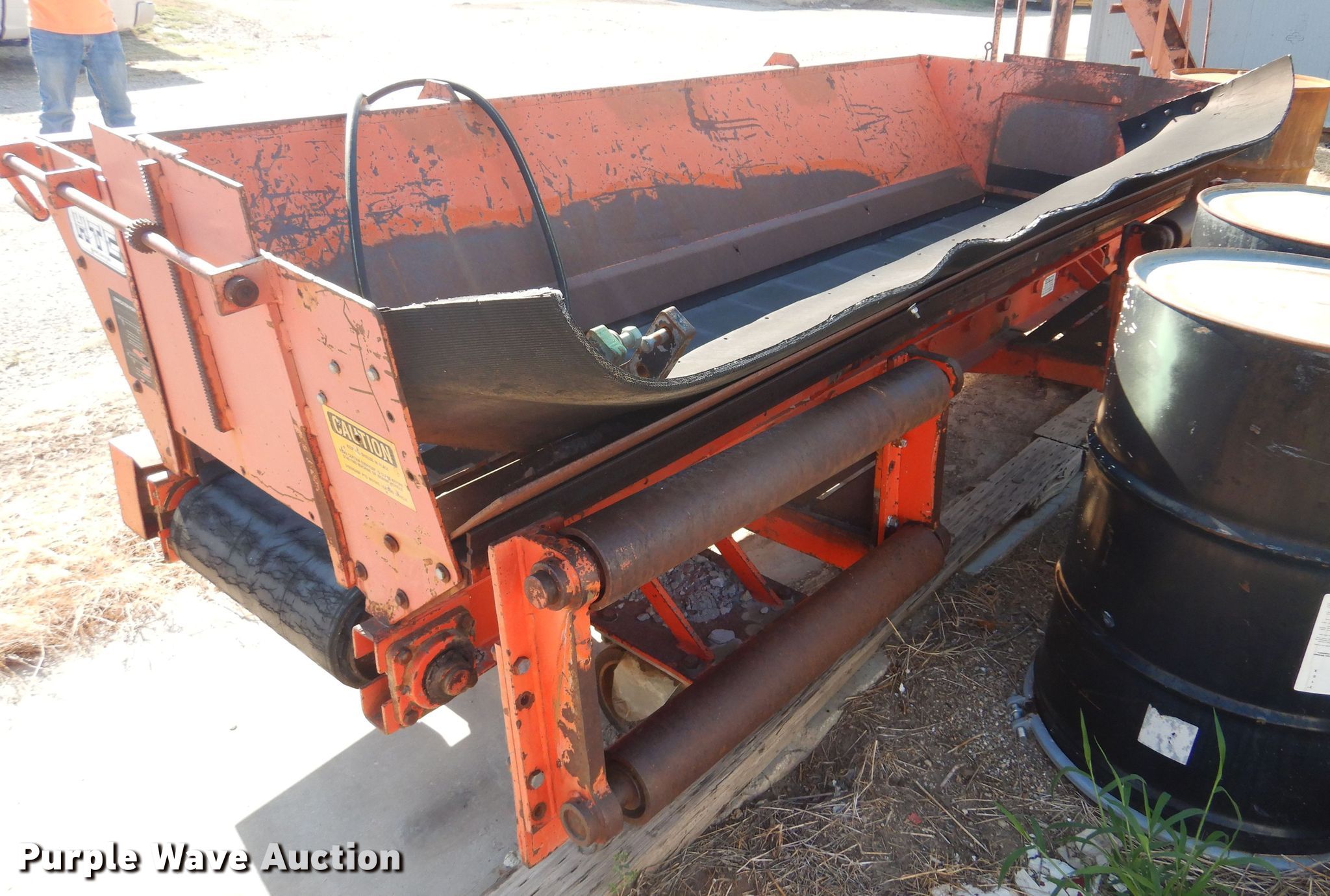 HTC truck bed conveyor in Winfield, KS | Item KI9235 sold | Purple Wave