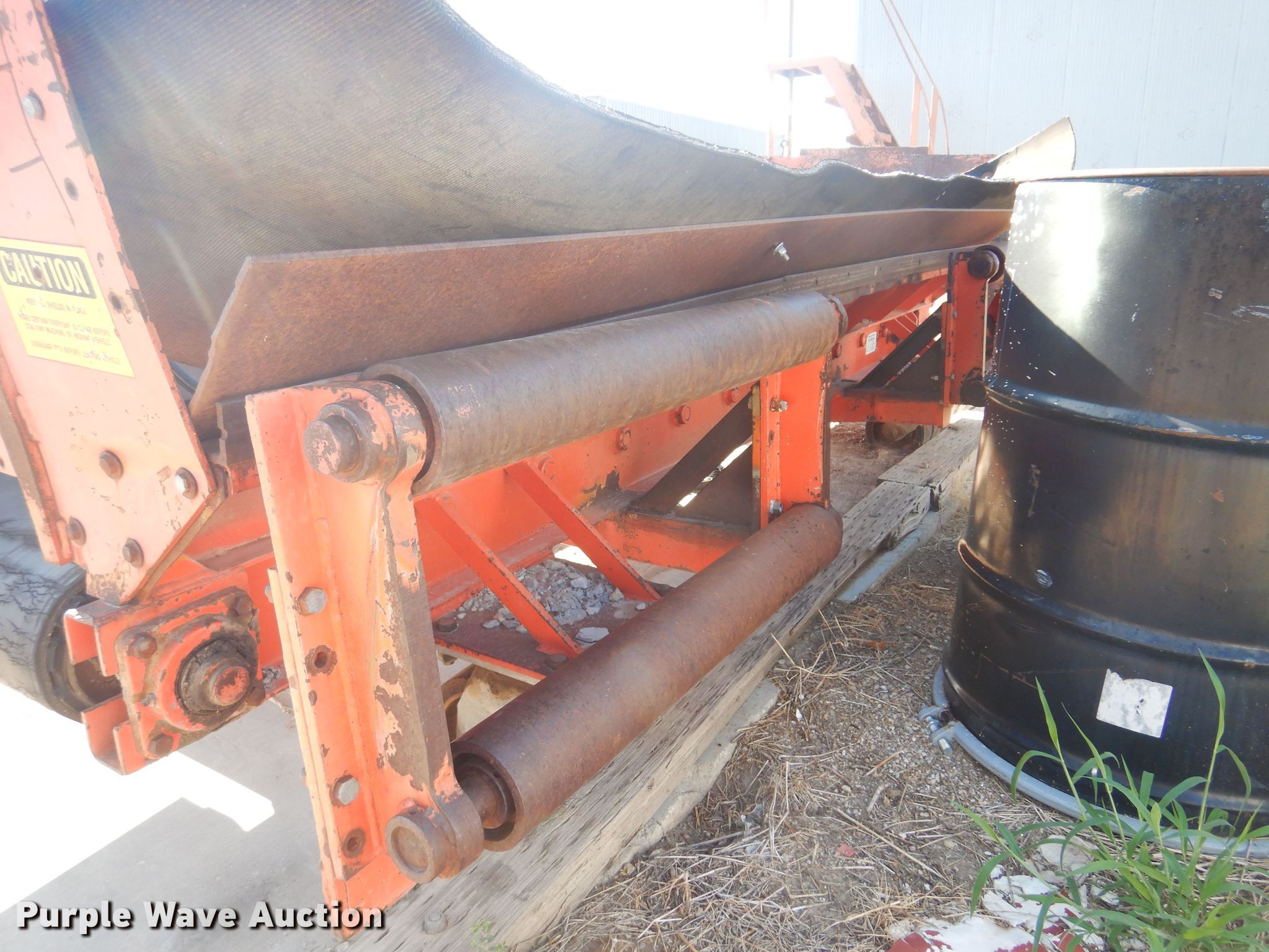 HTC truck bed conveyor in Winfield, KS | Item KI9235 sold | Purple Wave