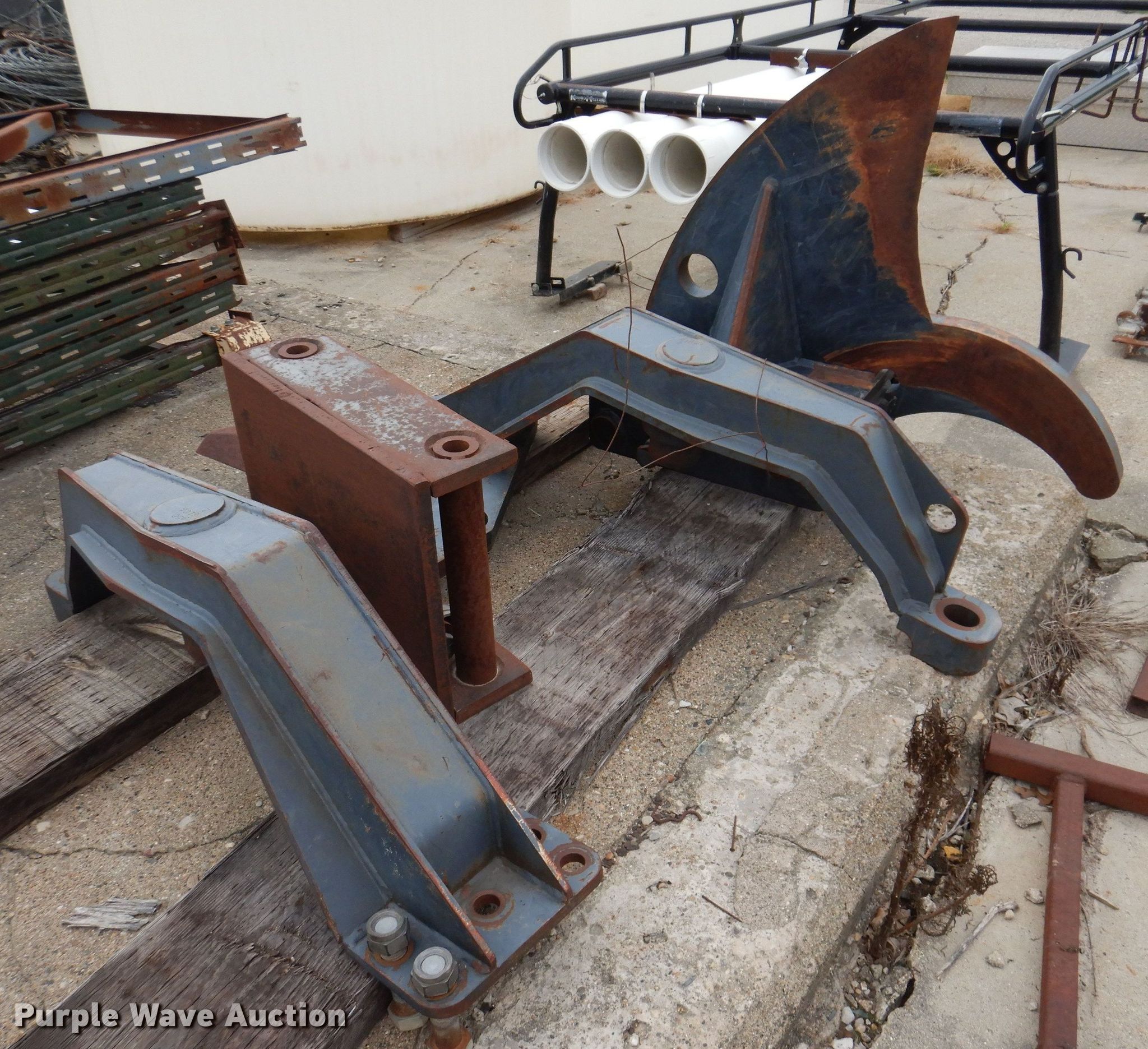 Gradall tree shear in Knoxville, IA | Item KP9415 sold | Purple Wave